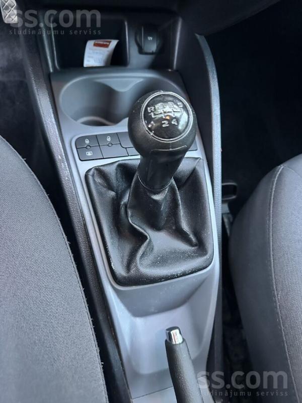 White SEAT Ibiza 2012 in Valmiera, with an engine capacity of 1.30 L and mileage of 180 thousand km for 3150 €, photo 9 on AUTOMOTO.COM.LV