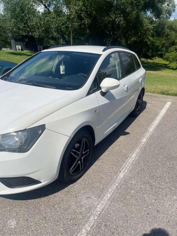 White SEAT Ibiza 2012 in Alytus, with an engine capacity of 1.21 L and mileage of 289 thousand km for 2500 €, photo 6 on AUTOMOTO.COM.LV