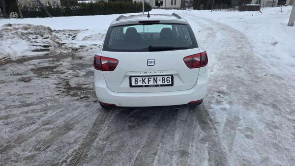White SEAT Ibiza 2013 in Kaunas, with an engine capacity of 1.20 L and mileage of 232 thousand km for 2850 €, photo 6 on AUTOMOTO.COM.LV