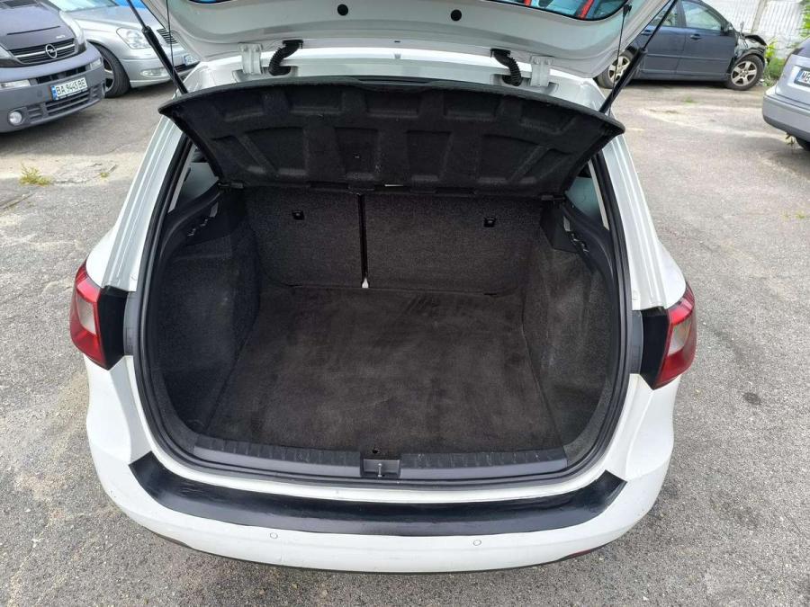 Balts SEAT Ibiza 2014 Šauļi, ar dzinēja tilpumu 1.60 L un nobraukumu 221 tūkst. km par 3150 €, foto 20 vietnē AUTOMOTO.COM.LV