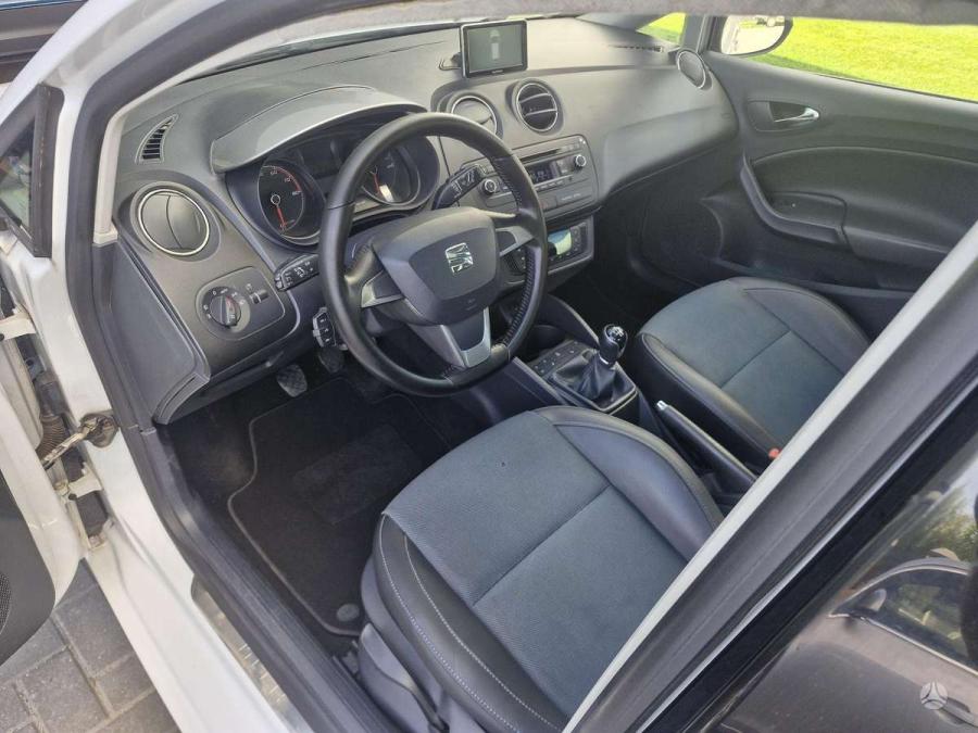 Balts SEAT Ibiza 2015 Viļņa, ar dzinēja tilpumu 1.20 L un nobraukumu 154 tūkst. km par 4950 €, foto 12 vietnē AUTOMOTO.COM.LV