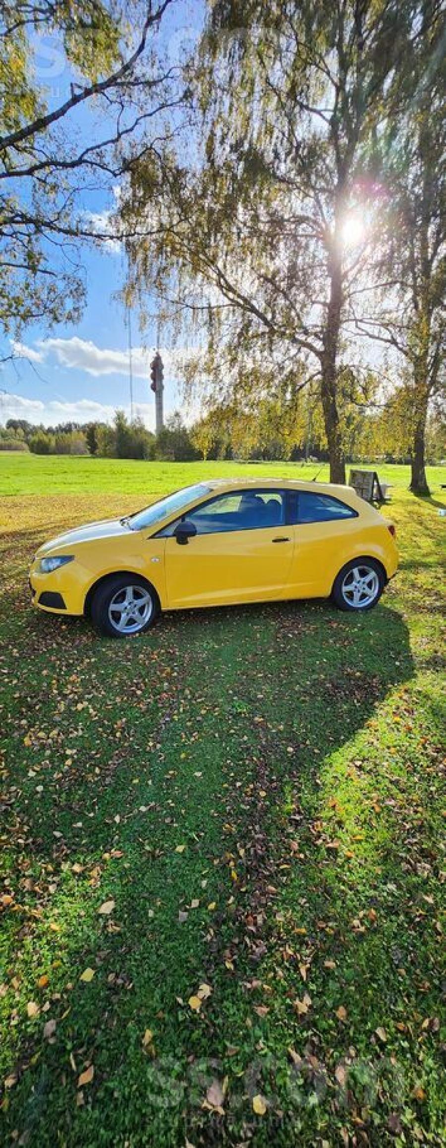 Yellow SEAT Ibiza 2009 in Jelgava, with an engine capacity of 1.40 L and mileage of 243 thousand km for 2200 €, photo 4 on AUTOMOTO.COM.LV