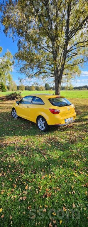 Yellow SEAT Ibiza 2009 in Jelgava, with an engine capacity of 1.40 L and mileage of 243 thousand km for 2200 €, photo 5 on AUTOMOTO.COM.LV