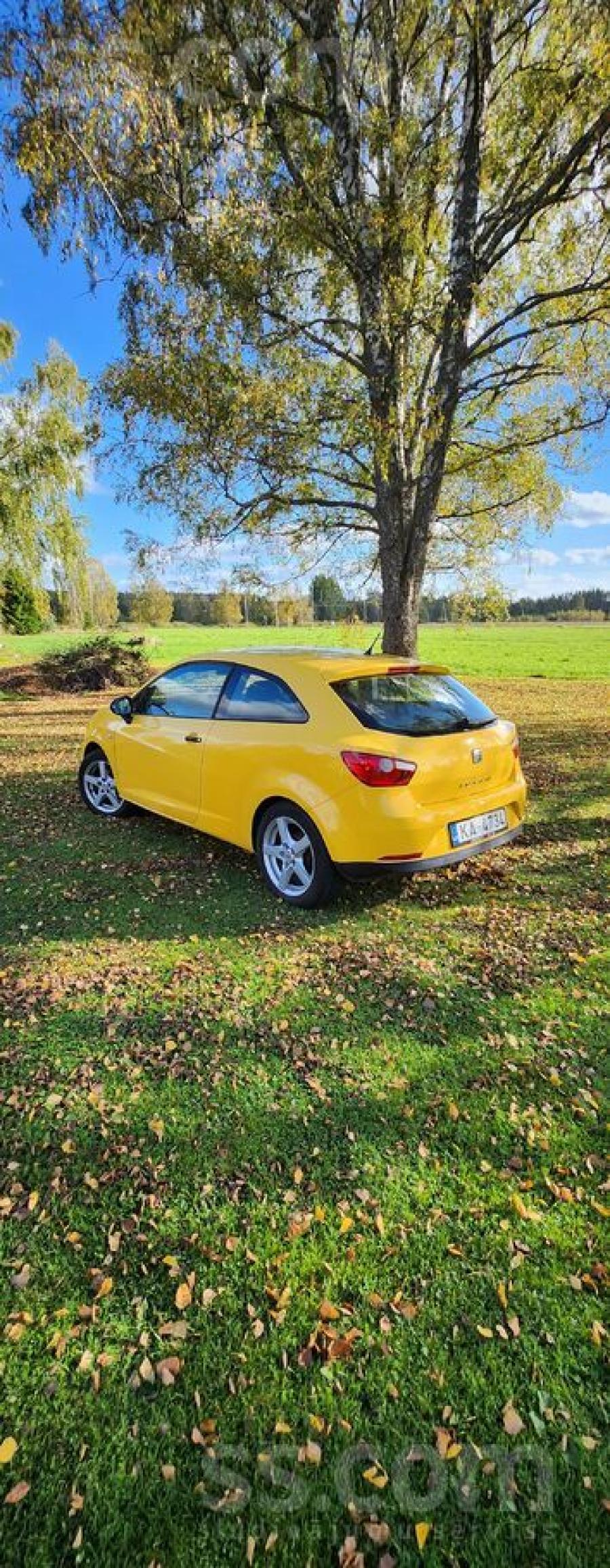 Yellow SEAT Ibiza 2009 in Jelgava, with an engine capacity of 1.40 L and mileage of 243 thousand km for 2200 €, photo 5 on AUTOMOTO.COM.LV