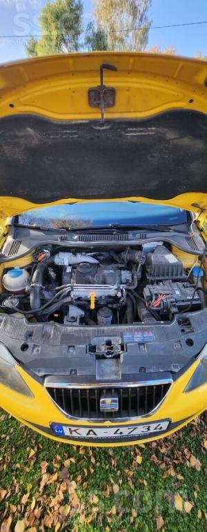 Yellow SEAT Ibiza 2009 in Jelgava, with an engine capacity of 1.40 L and mileage of 243 thousand km for 2200 €, photo 9 on AUTOMOTO.COM.LV
