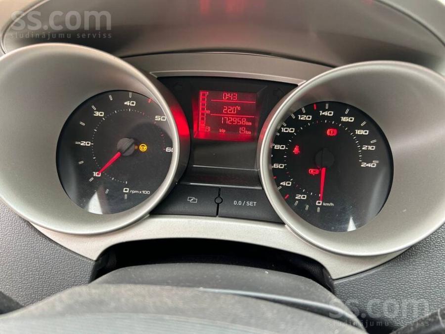 Dzeltens SEAT Ibiza 2009 Rīga, ar dzinēja tilpumu 1.90 L un nobraukumu 172 tūkst. km par 900 €, foto 9 vietnē AUTOMOTO.COM.LV