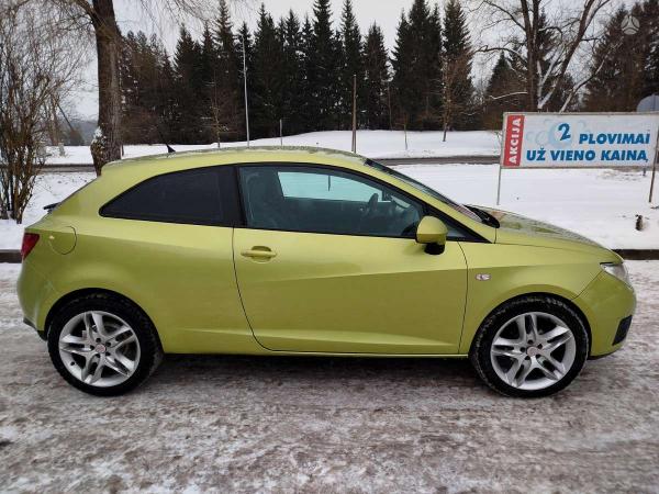 Yellow SEAT Ibiza 2010 in Anyksciai, with an engine capacity of 1.40 L and mileage of 220 thousand km for 2000 €, photo 3 on AUTOMOTO.COM.LV