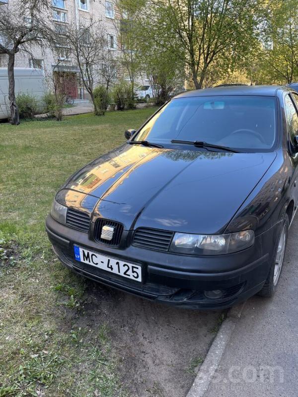 Melns SEAT Leon 2001 Daugavpils, ar dzinēja tilpumu 1.90 L un nobraukumu 378 tūkst. km par 1300 €, foto 1 vietnē AUTOMOTO.COM.LV