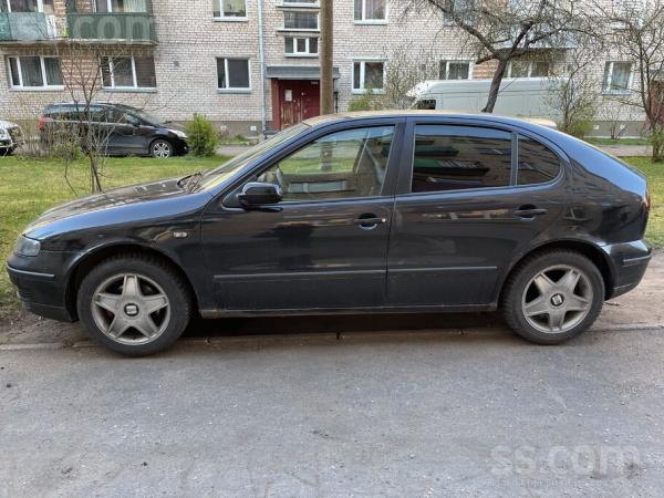 Melns SEAT Leon 2001 Daugavpils, ar dzinēja tilpumu 1.90 L un nobraukumu 378 tūkst. km par 1300 €, foto 2 vietnē AUTOMOTO.COM.LV