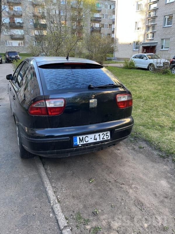 Melns SEAT Leon 2001 Daugavpils, ar dzinēja tilpumu 1.90 L un nobraukumu 378 tūkst. km par 1300 €, foto 3 vietnē AUTOMOTO.COM.LV