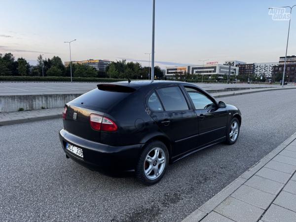 Melns SEAT Leon 2001 Viļņa, ar dzinēja tilpumu 1.90 L un nobraukumu 425 tūkst. km par 1000 €, foto 4 vietnē AUTOMOTO.COM.LV