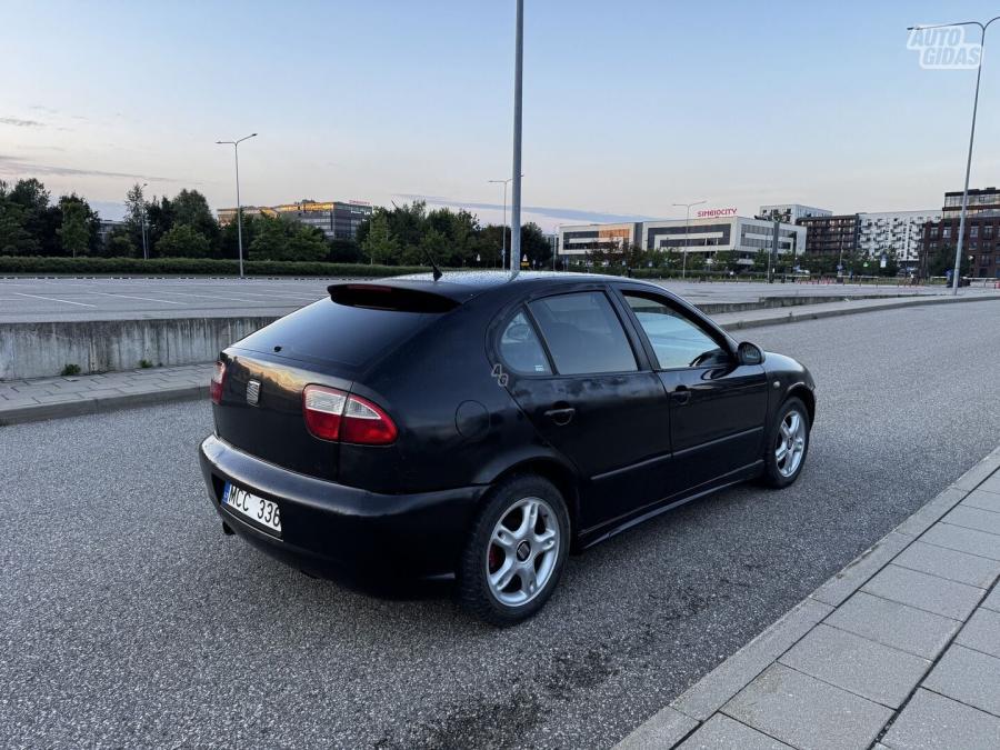 Black SEAT Leon 2001 in Vilnius, with an engine capacity of 1.90 L and mileage of 425 thousand km for 1000 €, photo 5 on AUTOMOTO.COM.LV