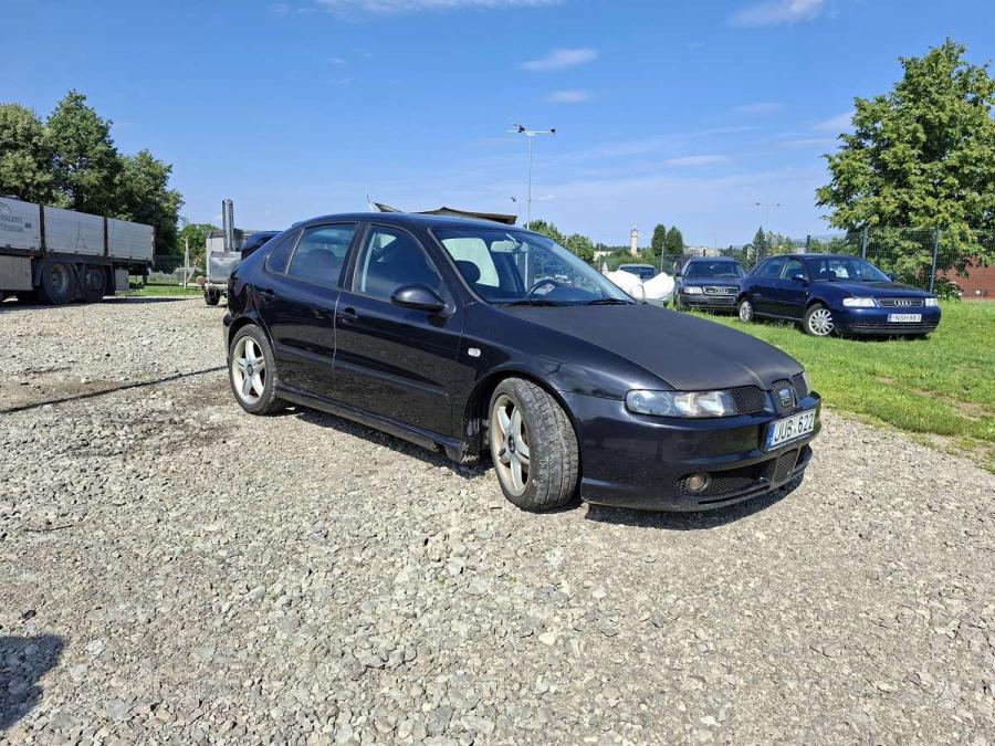 Melns SEAT Leon 2001 Širvintos, ar dzinēja tilpumu 1.90 L un nobraukumu 289 tūkst. km par 899 €, foto 5 vietnē AUTOMOTO.COM.LV