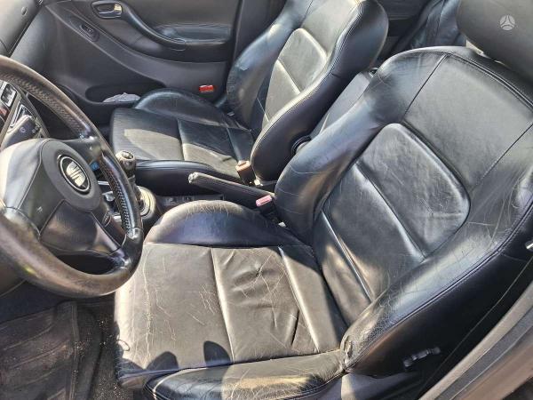 Black SEAT Leon 2001 in Sirvintos, with an engine capacity of 1.90 L and mileage of 289 thousand km for 899 €, photo 6 on AUTOMOTO.COM.LV