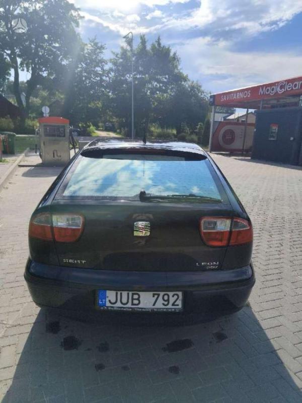 Melns SEAT Leon 2002 Zarasai, ar dzinēja tilpumu 1.78 L un nobraukumu 209 tūkst. km par 2400 €, foto 4 vietnē AUTOMOTO.COM.LV