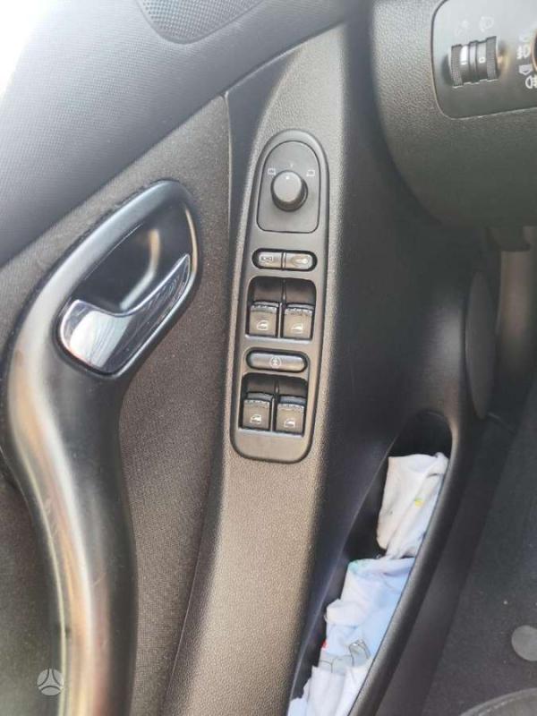 Melns SEAT Leon 2002 Zarasai, ar dzinēja tilpumu 1.78 L un nobraukumu 209 tūkst. km par 2400 €, foto 8 vietnē AUTOMOTO.COM.LV