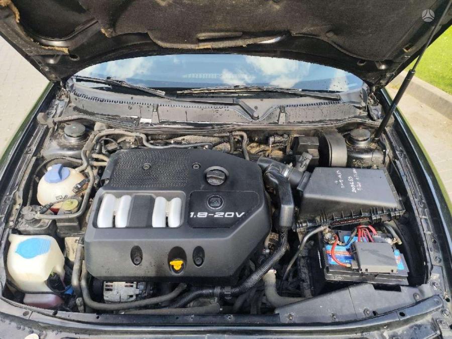 Black SEAT Leon 2002 in Zarasai, with an engine capacity of 1.78 L and mileage of 209 thousand km for 2400 €, photo 16 on AUTOMOTO.COM.LV