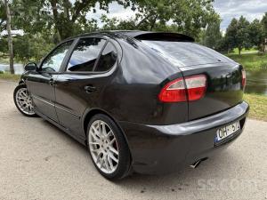 Black SEAT Leon 2002 in Bauska, with an engine capacity of 1.90 L and mileage of 392 thousand km for 1500 €, photo 4 on AUTOMOTO.COM.LV