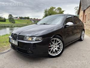 Black SEAT Leon 2002 in Bauska, with an engine capacity of 1.90 L and mileage of 392 thousand km for 1500 €, photo 5 on AUTOMOTO.COM.LV
