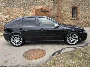 Black SEAT Leon 2002 in Bauska, with an engine capacity of 1.90 L and mileage of 392 thousand km for 1500 €, photo 9 on AUTOMOTO.COM.LV