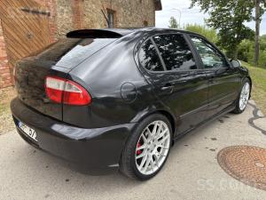Black SEAT Leon 2002 in Bauska, with an engine capacity of 1.90 L and mileage of 392 thousand km for 1500 €, photo 10 on AUTOMOTO.COM.LV