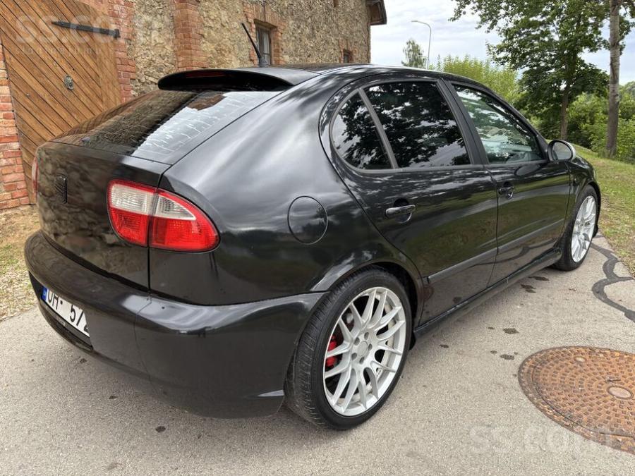 Black SEAT Leon 2002 in Bauska, with an engine capacity of 1.90 L and mileage of 392 thousand km for 1500 €, photo 10 on AUTOMOTO.COM.LV