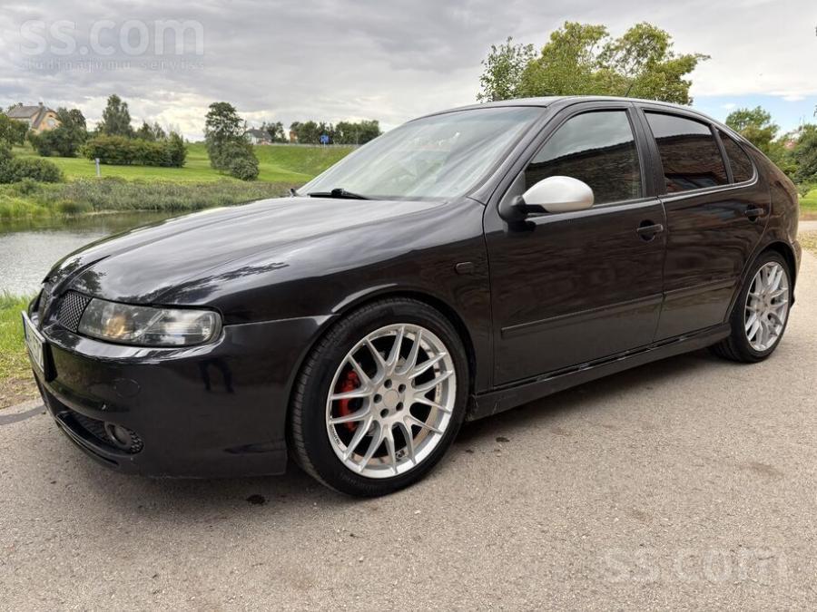 Black SEAT Leon 2002 in Bauska, with an engine capacity of 1.90 L and mileage of 392 thousand km for 1500 €, photo 13 on AUTOMOTO.COM.LV