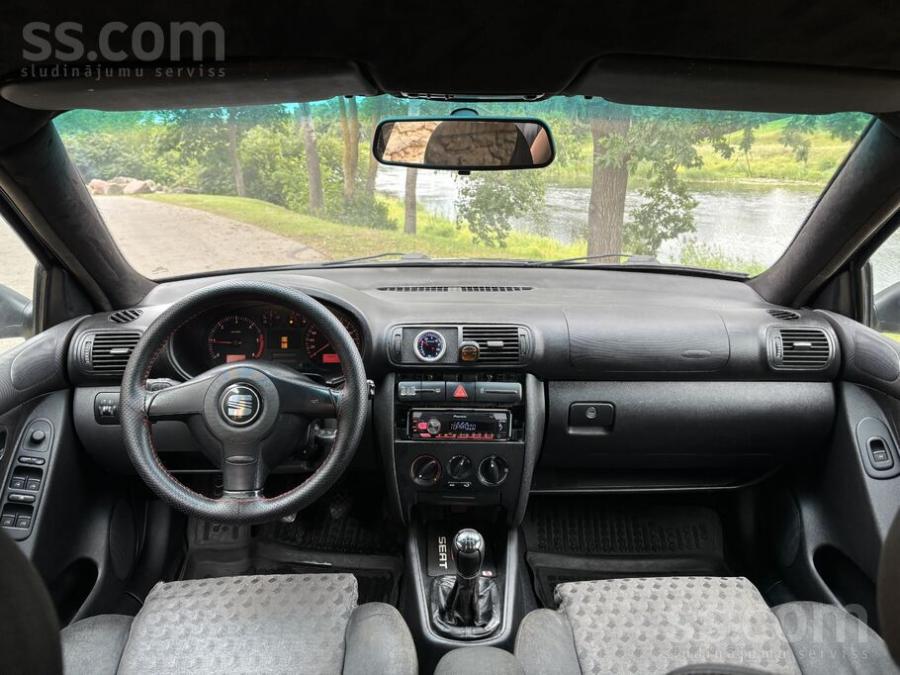 Black SEAT Leon 2002 in Bauska, with an engine capacity of 1.90 L and mileage of 392 thousand km for 1500 €, photo 14 on AUTOMOTO.COM.LV