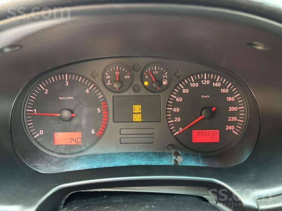 Black SEAT Leon 2002 in Bauska, with an engine capacity of 1.90 L and mileage of 392 thousand km for 1500 €, photo 15 on AUTOMOTO.COM.LV