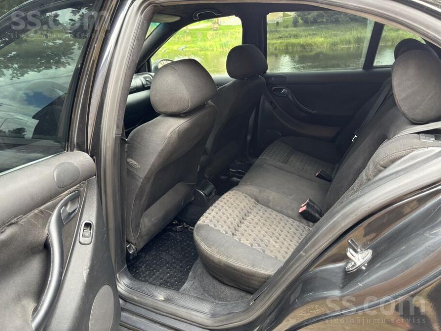 Black SEAT Leon 2002 in Bauska, with an engine capacity of 1.90 L and mileage of 392 thousand km for 1500 €, photo 21 on AUTOMOTO.COM.LV