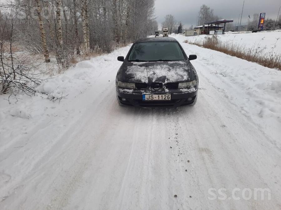 Black SEAT Leon 2003 in Jelgava, with an engine capacity of 1.90 L and mileage of 401 thousand km for 1300 €, photo 6 on AUTOMOTO.COM.LV
