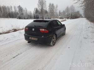 Black SEAT Leon 2003 in Jelgava, with an engine capacity of 1.90 L and mileage of 401 thousand km for 1300 €, photo 7 on AUTOMOTO.COM.LV