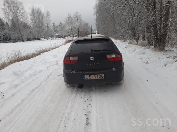 Black SEAT Leon 2003 in Jelgava, with an engine capacity of 1.90 L and mileage of 401 thousand km for 1300 €, photo 8 on AUTOMOTO.COM.LV
