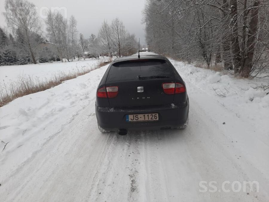 Black SEAT Leon 2003 in Jelgava, with an engine capacity of 1.90 L and mileage of 401 thousand km for 1300 €, photo 8 on AUTOMOTO.COM.LV