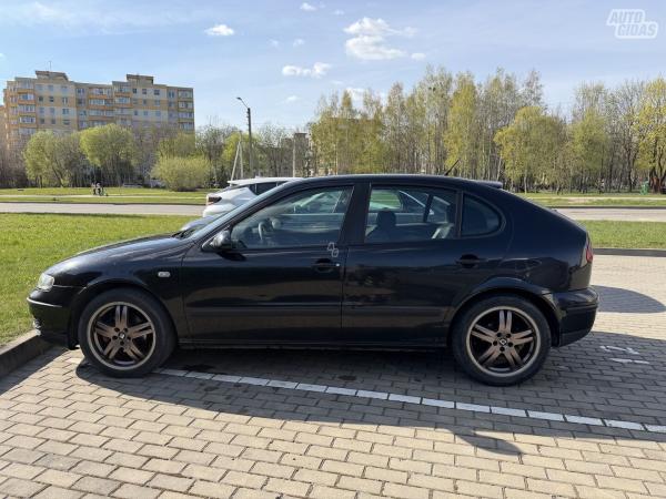 Black SEAT Leon 2003 in Kaunas, with an engine capacity of 1.90 L and mileage of 420 thousand km for 1000 €, photo 1 on AUTOMOTO.COM.LV