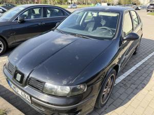 Black SEAT Leon 2003 in Kaunas, with an engine capacity of 1.90 L and mileage of 420 thousand km for 1000 €, photo 4 on AUTOMOTO.COM.LV