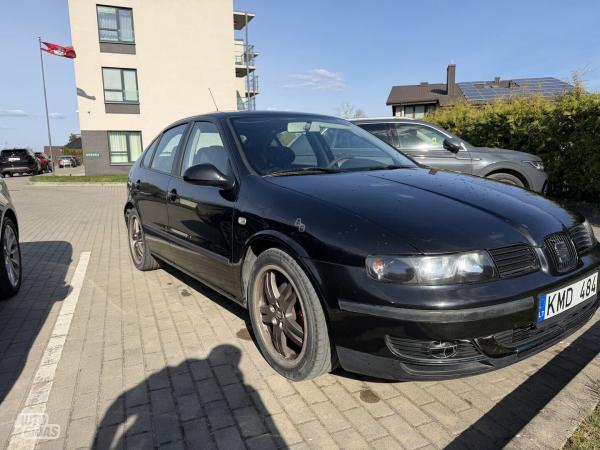 Black SEAT Leon 2003 in Kaunas, with an engine capacity of 1.90 L and mileage of 420 thousand km for 1000 €, photo 5 on AUTOMOTO.COM.LV