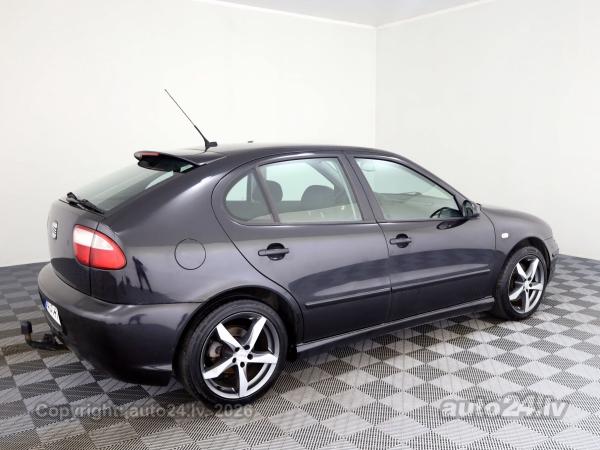 Black SEAT Leon 2003 in Tallinn, with an engine capacity of 2.80 L and mileage of 232 thousand km for 1499 €, photo 3 on AUTOMOTO.COM.LV