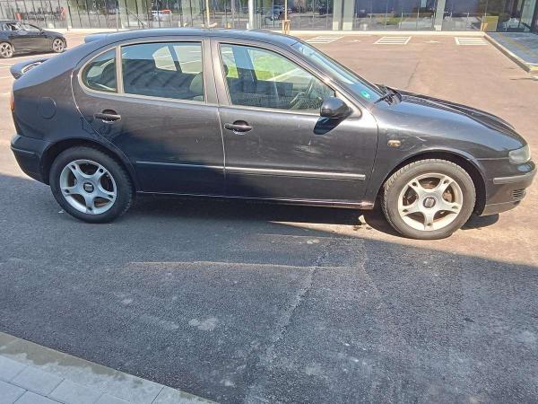 Melns SEAT Leon 2003 Kauņa, ar dzinēja tilpumu 1.90 L un nobraukumu 343 tūkst. km par 1750 €, foto 3 vietnē AUTOMOTO.COM.LV