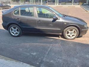 Black SEAT Leon 2003 in Kaunas, with an engine capacity of 1.90 L and mileage of 343 thousand km for 1750 €, photo 4 on AUTOMOTO.COM.LV