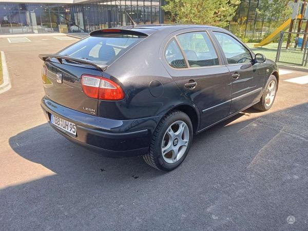 Melns SEAT Leon 2003 Kauņa, ar dzinēja tilpumu 1.90 L un nobraukumu 343 tūkst. km par 1750 €, foto 4 vietnē AUTOMOTO.COM.LV