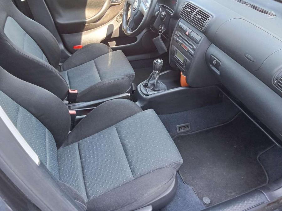 Black SEAT Leon 2003 in Kaunas, with an engine capacity of 1.90 L and mileage of 343 thousand km for 1750 €, photo 13 on AUTOMOTO.COM.LV