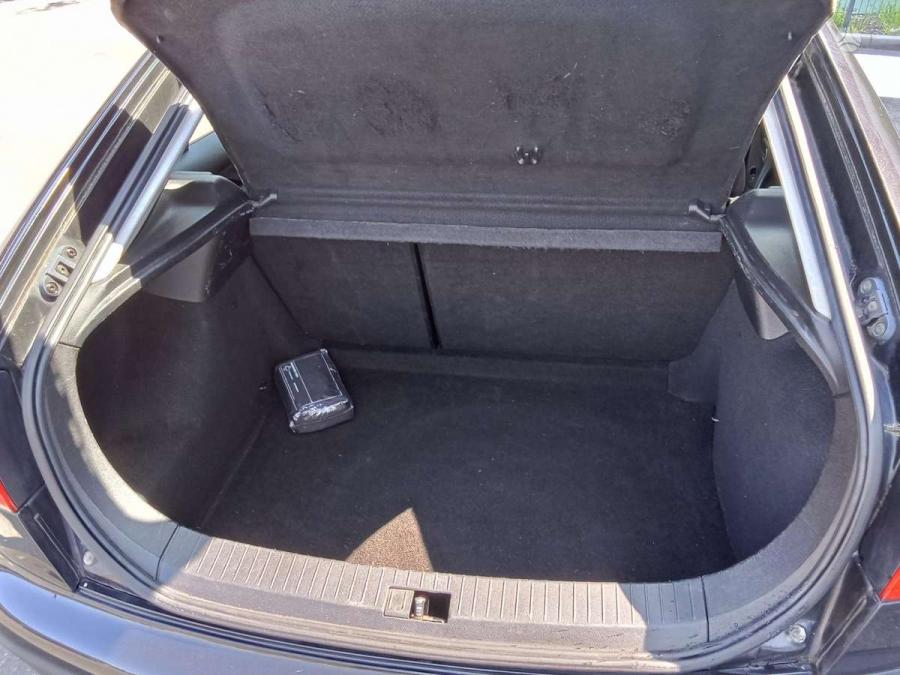 Black SEAT Leon 2003 in Kaunas, with an engine capacity of 1.90 L and mileage of 343 thousand km for 1750 €, photo 15 on AUTOMOTO.COM.LV