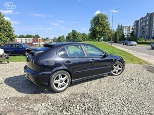 Black SEAT Leon 2003 in Sirvintos, with an engine capacity of 1.90 L and mileage of 280 thousand km for 1050 €, photo  on AUTOMOTO.COM.LV