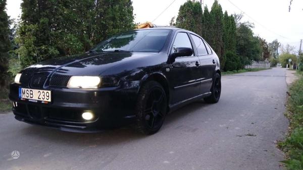 SEAT Leon 2003 Viļņa vietnē Melns SEAT Leon 2003 Viļņa, ar dzinēja tilpumu 1.90 L un nobraukumu 300 tūkst. km par 1200 €, foto 1 vietnē AUTOMOTO.COM.LV