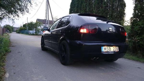 SEAT Leon 2003 Viļņa vietnē Melns SEAT Leon 2003 Viļņa, ar dzinēja tilpumu 1.90 L un nobraukumu 300 tūkst. km par 1200 €, foto 4 vietnē AUTOMOTO.COM.LV
