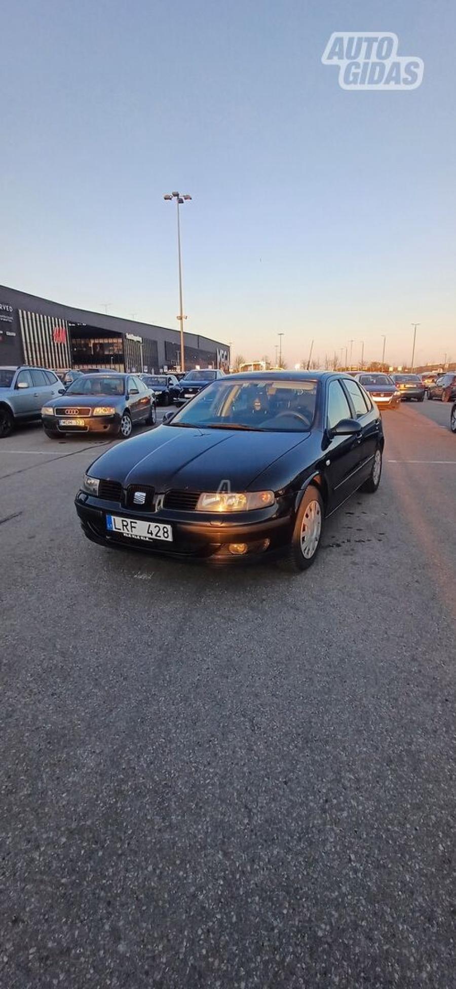 Black SEAT Leon 2004 in Kaunas, with an engine capacity of 1.90 L and mileage of 413 thousand km for 1599 €, photo 6 on AUTOMOTO.COM.LV