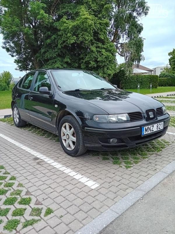 Melns SEAT Leon 2004 Vilkaviškis, ar dzinēja tilpumu 1.60 L un nobraukumu 198 tūkst. km par 1350 €, foto 1 vietnē AUTOMOTO.COM.LV