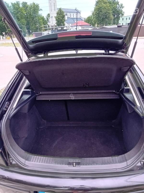 Melns SEAT Leon 2004 Vilkaviškis, ar dzinēja tilpumu 1.60 L un nobraukumu 198 tūkst. km par 1350 €, foto 4 vietnē AUTOMOTO.COM.LV