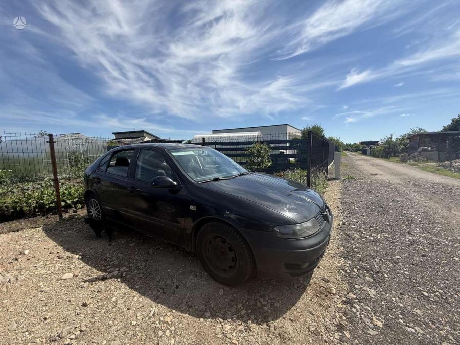 Melns SEAT Leon 2004 Panevēža, ar dzinēja tilpumu 1.90 L un nobraukumu 311 tūkst. km par 650 €, foto 3 vietnē AUTOMOTO.COM.LV